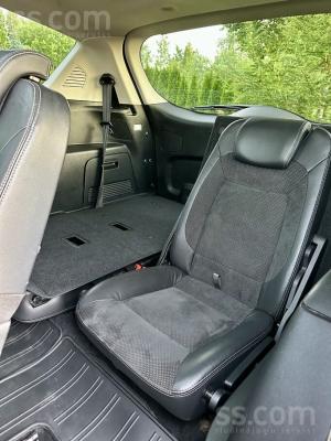 Black Ford S-Max 2010 in Riga, with an engine capacity of 2.00 L and mileage of 235 thousand km for 4700 €, photo 13 on AUTOMOTO.COM.LV