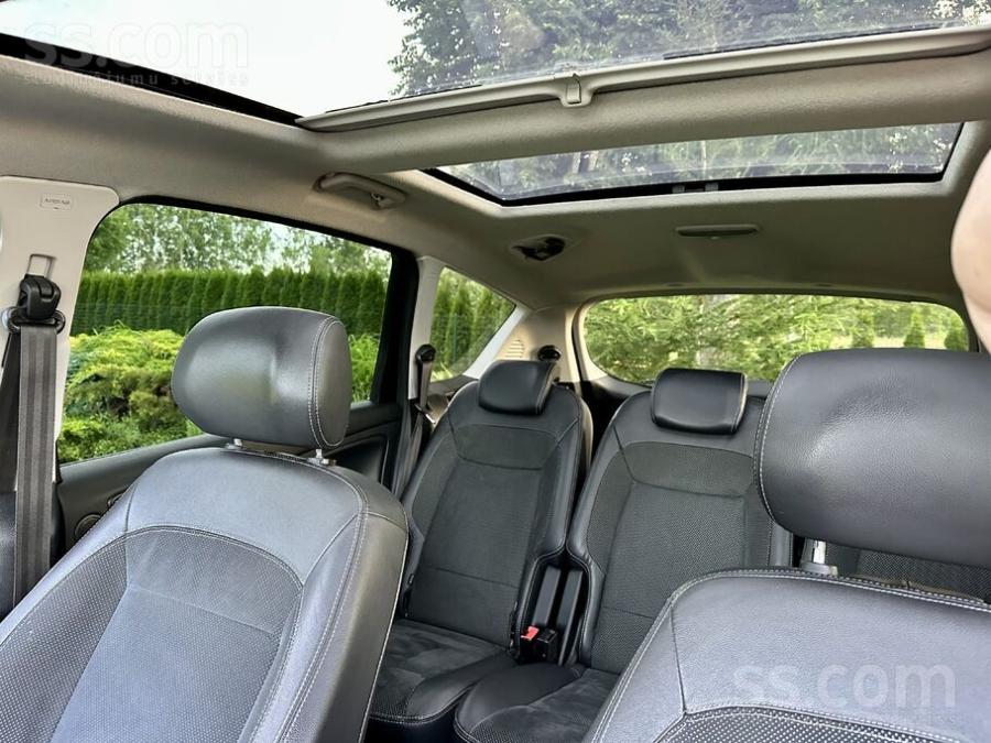 Black Ford S-Max 2010 in Riga, with an engine capacity of 2.00 L and mileage of 235 thousand km for 4700 €, photo 18 on AUTOMOTO.COM.LV