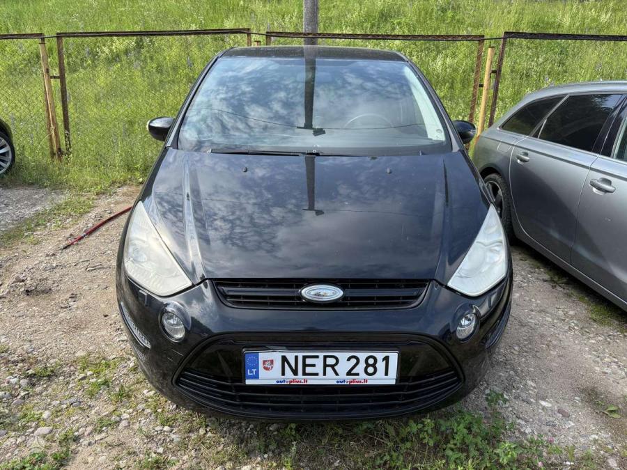 Black Ford S-Max 2010 in Vilnius, with an engine capacity of 2.00 L and mileage of 296 thousand km for 3200 €, photo 3 on AUTOMOTO.COM.LV