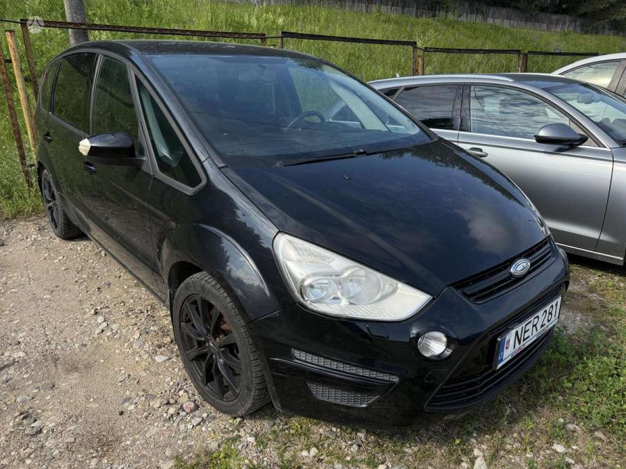Black Ford S-Max 2010 in Vilnius, with an engine capacity of 2.00 L and mileage of 296 thousand km for 3200 €, photo 4 on AUTOMOTO.COM.LV