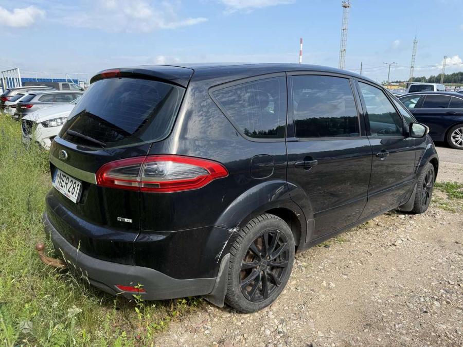 Black Ford S-Max 2010 in Vilnius, with an engine capacity of 2.00 L and mileage of 296 thousand km for 3200 €, photo 5 on AUTOMOTO.COM.LV