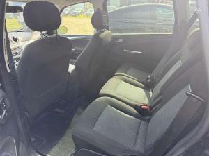 Black Ford S-Max 2010 in Vilnius, with an engine capacity of 2.00 L and mileage of 296 thousand km for 3200 €, photo 8 on AUTOMOTO.COM.LV