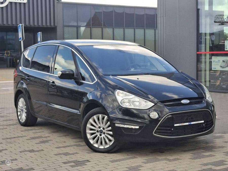 Black Ford S-Max 2010 in Siauliai, with an engine capacity of 2.00 L and mileage of 295 thousand km for 4990 €, photo 1 on AUTOMOTO.COM.LV