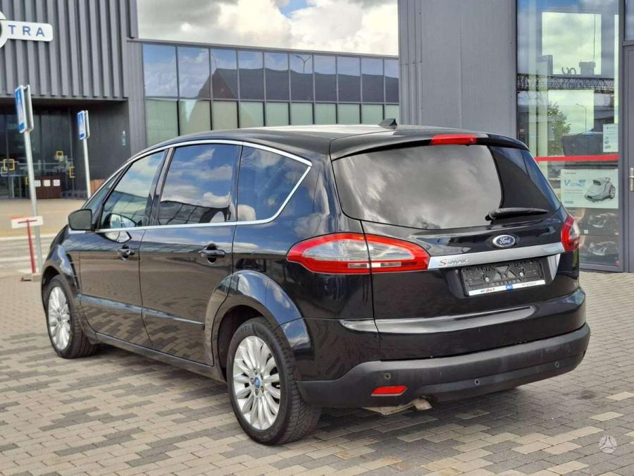 Black Ford S-Max 2010 in Siauliai, with an engine capacity of 2.00 L and mileage of 295 thousand km for 4990 €, photo 7 on AUTOMOTO.COM.LV