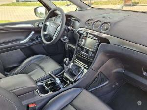 Black Ford S-Max 2010 in Siauliai, with an engine capacity of 2.00 L and mileage of 295 thousand km for 4990 €, photo 15 on AUTOMOTO.COM.LV