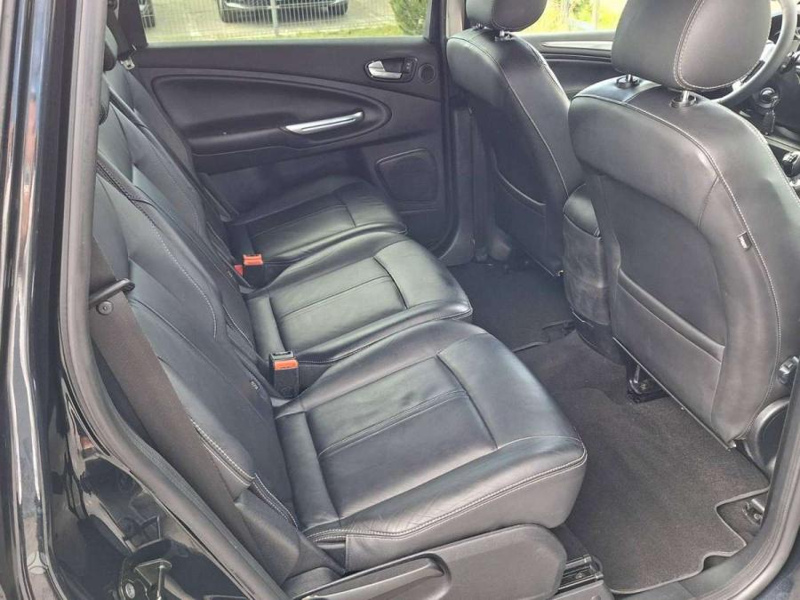 Black Ford S-Max 2010 in Siauliai, with an engine capacity of 2.00 L and mileage of 295 thousand km for 4990 €, photo 18 on AUTOMOTO.COM.LV