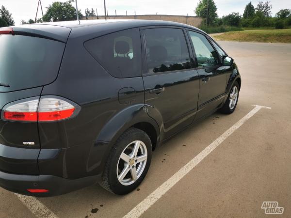 Black Ford S-Max 2010 in Ukmerge, with an engine capacity of 2.00 L and mileage of 300 thousand km for 3600 €, photo 4 on AUTOMOTO.COM.LV
