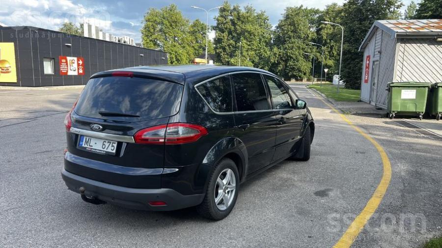 Melns Ford S-Max 2010 Rīga, ar dzinēja tilpumu 2.00 L un nobraukumu 263 tūkst. km par 4100 €, foto 5 vietnē AUTOMOTO.COM.LV