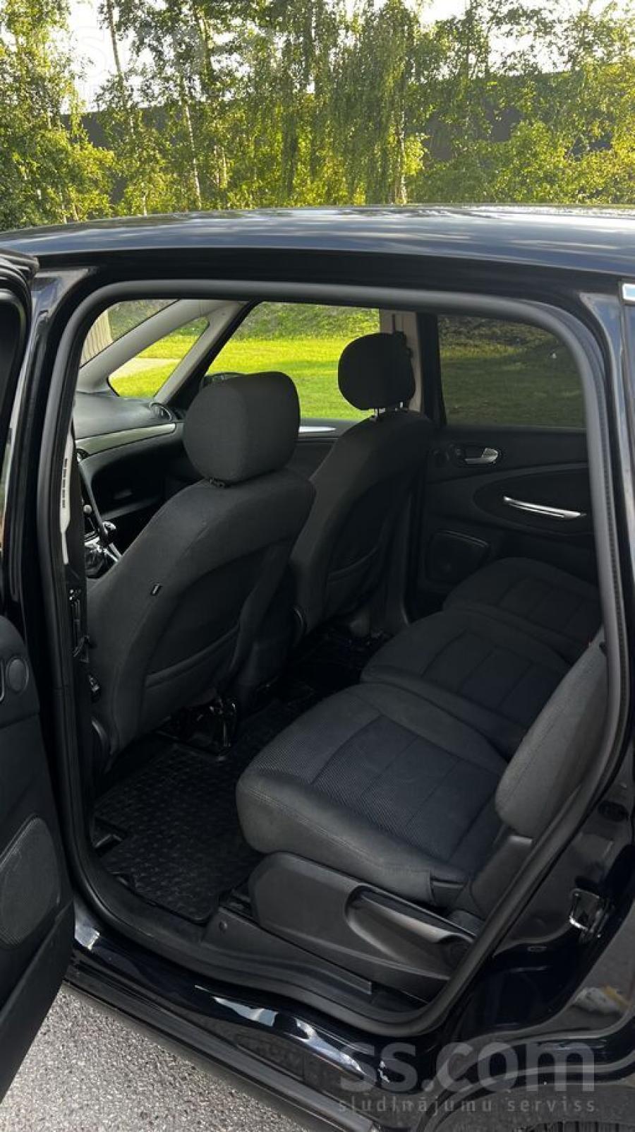 Melns Ford S-Max 2010 Rīga, ar dzinēja tilpumu 2.00 L un nobraukumu 263 tūkst. km par 4100 €, foto 9 vietnē AUTOMOTO.COM.LV