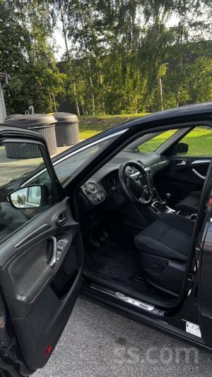 Melns Ford S-Max 2010 Daugavpils, ar dzinēja tilpumu 2.00 L un nobraukumu 263 tūkst. km par 3700 €, foto 7 vietnē AUTOMOTO.COM.LV