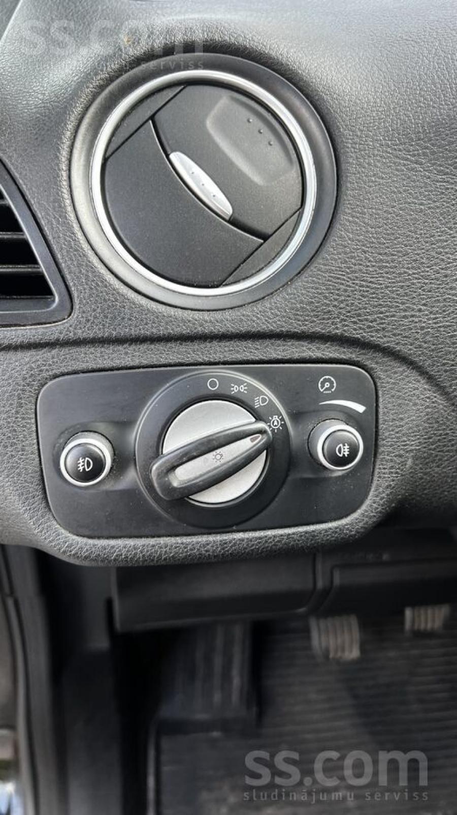 Melns Ford S-Max 2010 Daugavpils, ar dzinēja tilpumu 2.00 L un nobraukumu 263 tūkst. km par 3700 €, foto 10 vietnē AUTOMOTO.COM.LV