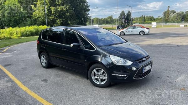 Black Ford S-Max 2010 in Daugavpils, with an engine capacity of 2.00 L and mileage of 263 thousand km for 3700 €, photo 2 on AUTOMOTO.COM.LV