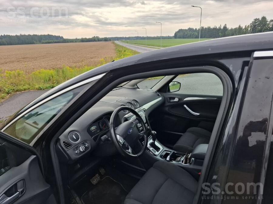 Black Ford S-Max 2010 in Riga, with an engine capacity of 2.00 L and mileage of 358 thousand km for 3550 €, photo 8 on AUTOMOTO.COM.LV