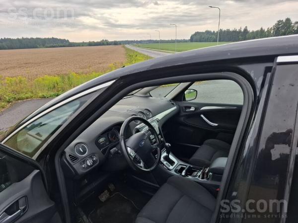 Black Ford S-Max 2010 in Riga, with an engine capacity of 2.00 L and mileage of 358 thousand km for 3550 €, photo 7 on AUTOMOTO.COM.LV