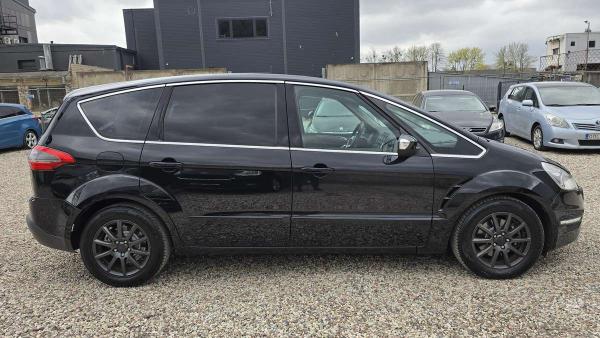 Black Ford S-Max 2010 in Kaunas, with an engine capacity of 2.00 L and mileage of 312 thousand km for 4299 €, photo 4 on AUTOMOTO.COM.LV