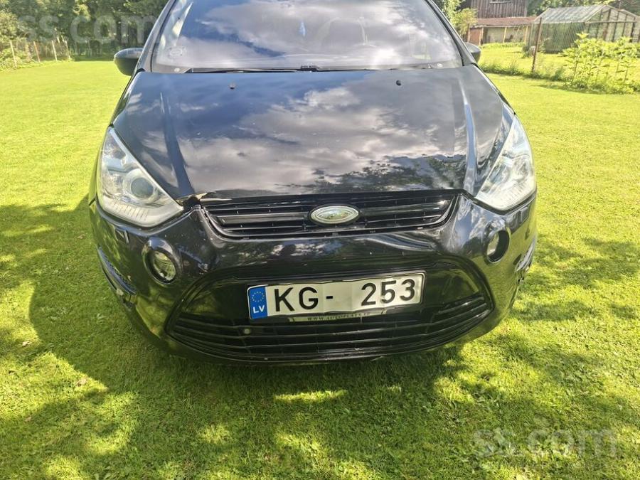 Black Ford S-Max 2010 in Valka, with an engine capacity of 2.00 L and mileage of 445 thousand km for 1500 €, photo 3 on AUTOMOTO.COM.LV