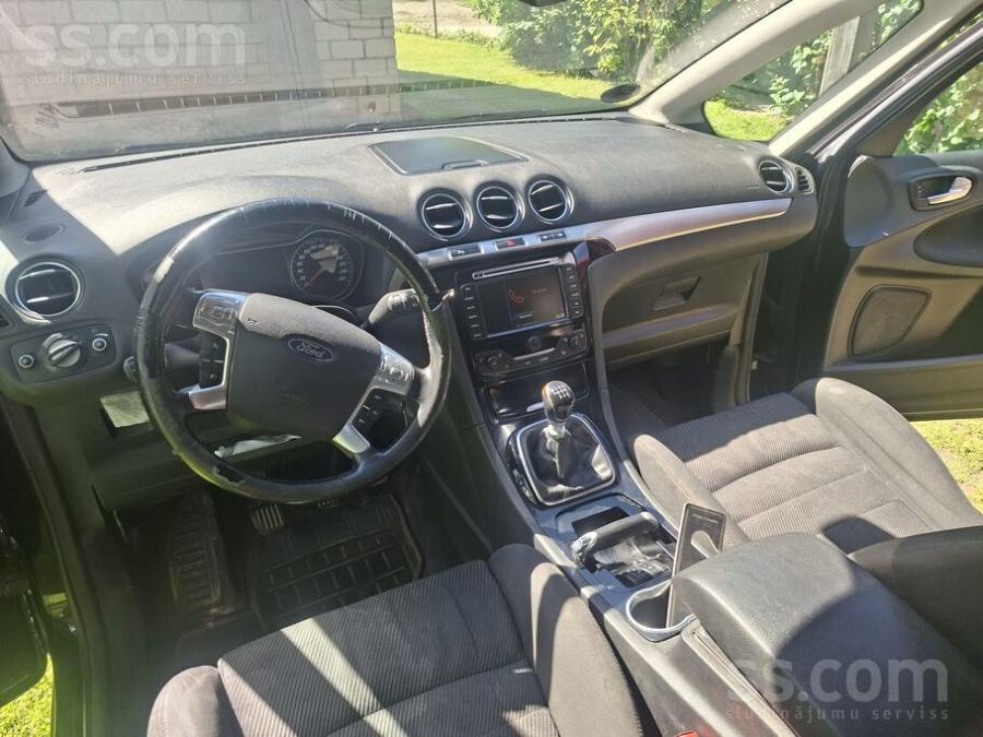 Black Ford S-Max 2010 in Valka, with an engine capacity of 2.00 L and mileage of 445 thousand km for 1500 €, photo 7 on AUTOMOTO.COM.LV