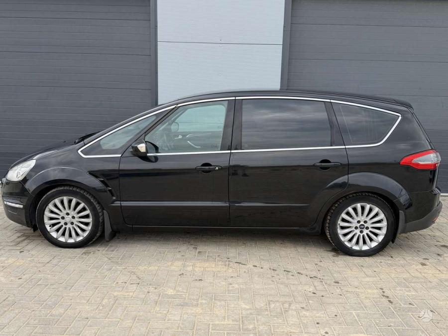 Black Ford S-Max 2010 in Vilnius, with an engine capacity of 2.00 L and mileage of 348 thousand km for 1750 €, photo 4 on AUTOMOTO.COM.LV