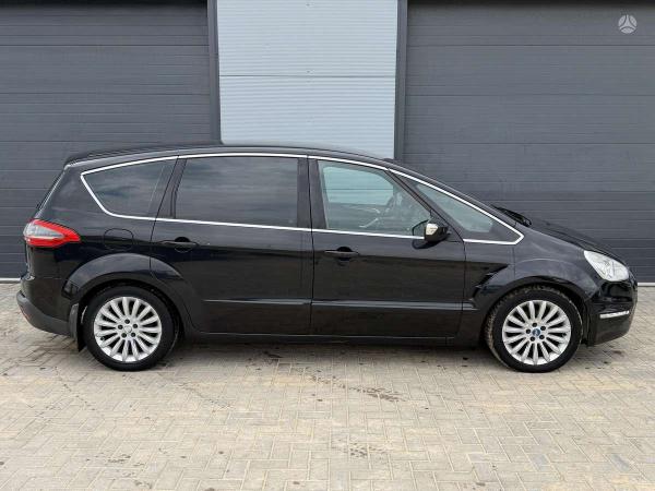 Black Ford S-Max 2010 in Vilnius, with an engine capacity of 2.00 L and mileage of 348 thousand km for 1750 €, photo 5 on AUTOMOTO.COM.LV