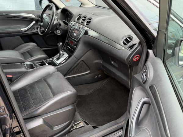 Black Ford S-Max 2010 in Vilnius, with an engine capacity of 2.00 L and mileage of 348 thousand km for 1750 €, photo 8 on AUTOMOTO.COM.LV