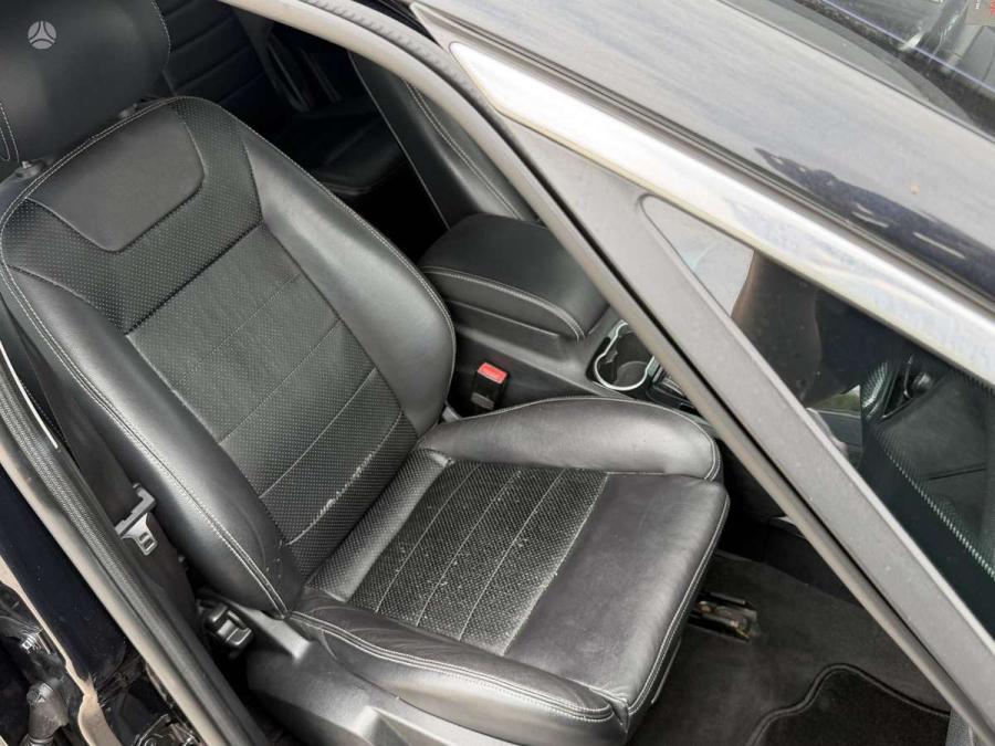 Black Ford S-Max 2010 in Vilnius, with an engine capacity of 2.00 L and mileage of 348 thousand km for 1750 €, photo 10 on AUTOMOTO.COM.LV