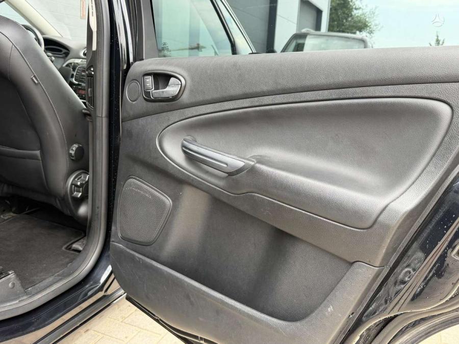 Black Ford S-Max 2010 in Vilnius, with an engine capacity of 2.00 L and mileage of 348 thousand km for 1750 €, photo 12 on AUTOMOTO.COM.LV