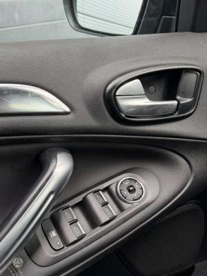 Black Ford S-Max 2010 in Vilnius, with an engine capacity of 2.00 L and mileage of 348 thousand km for 1750 €, photo 14 on AUTOMOTO.COM.LV