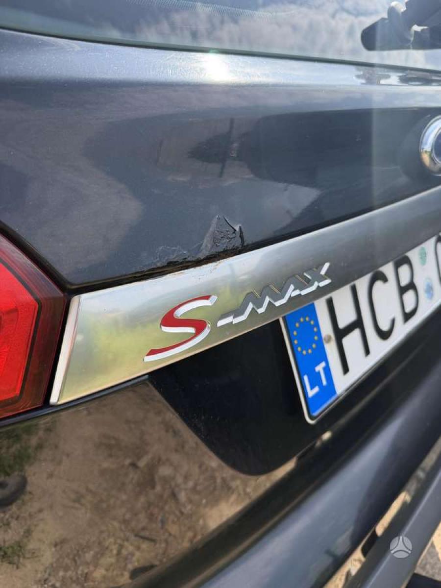 Black Ford S-Max 2010 in Vilnius, with an engine capacity of 2.00 L and mileage of 348 thousand km for 1750 €, photo 27 on AUTOMOTO.COM.LV