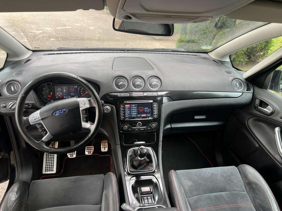 Black Ford S-Max 2010 in Prienai, with an engine capacity of 2.00 L and mileage of 275 thousand km for 4750 €, photo 15 on AUTOMOTO.COM.LV