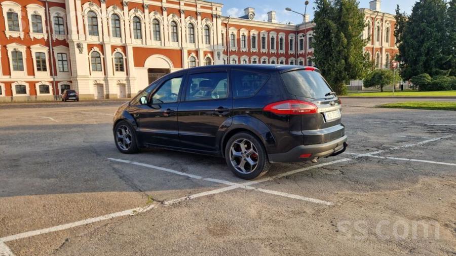 Melns Ford S-Max 2010 Rīga, ar dzinēja tilpumu 2.00 L un nobraukumu 385 tūkst. km par 4950 €, foto 3 vietnē AUTOMOTO.COM.LV