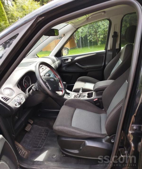 Black Ford S-Max 2010 in Riga, with an engine capacity of 2.00 L and mileage of 385 thousand km for 4950 €, photo 10 on AUTOMOTO.COM.LV