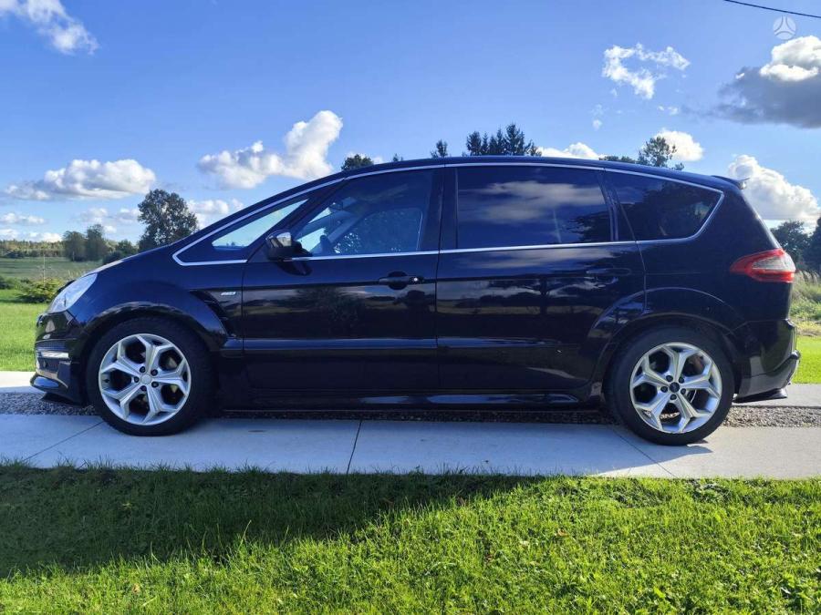 Black Ford S-Max 2010 in Rietavas, with an engine capacity of 2.00 L and mileage of 306 thousand km for 6000 €, photo 5 on AUTOMOTO.COM.LV