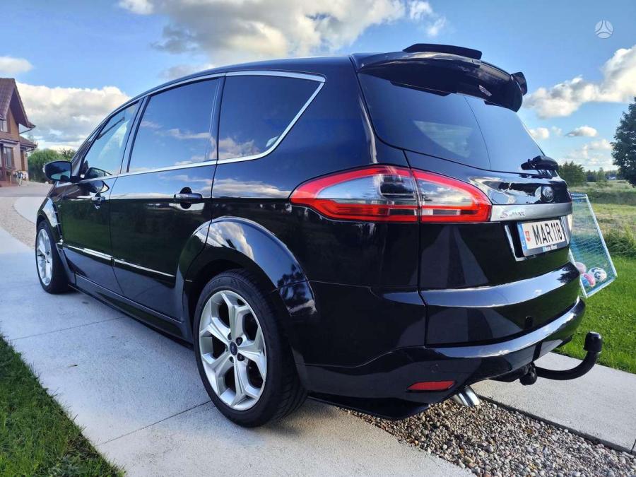 Black Ford S-Max 2010 in Rietavas, with an engine capacity of 2.00 L and mileage of 306 thousand km for 6000 €, photo 7 on AUTOMOTO.COM.LV