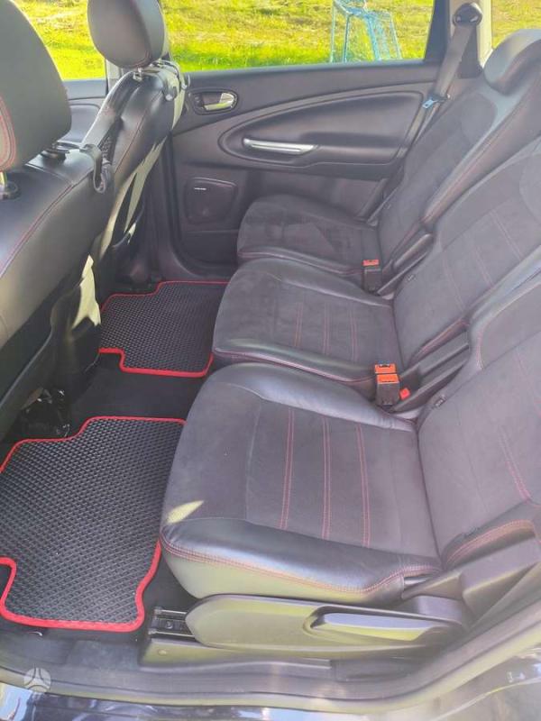 Black Ford S-Max 2010 in Rietavas, with an engine capacity of 2.00 L and mileage of 306 thousand km for 6000 €, photo 9 on AUTOMOTO.COM.LV
