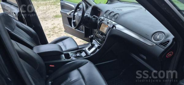 Black Ford S-Max 2010 in Gulbene, with an engine capacity of 2.00 L and mileage of 273 thousand km for 6100 €, photo 10 on AUTOMOTO.COM.LV