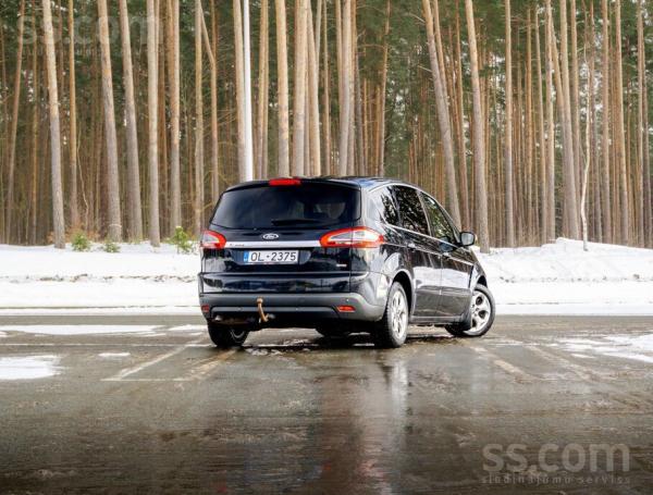 Ford S-Max 2010 Rīga vietnē Melns Ford S-Max 2010 Rīga, ar dzinēja tilpumu 2.00 L un nobraukumu 352 tūkst. km par 2990 €, foto 6 vietnē AUTOMOTO.COM.LV