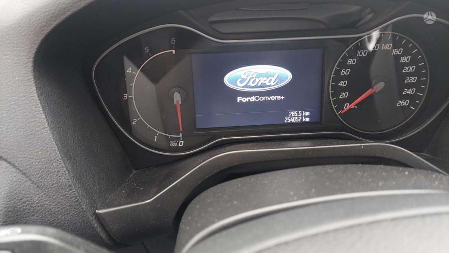 Black Ford S-Max 2011 in Panevezys, with an engine capacity of 2.00 L and mileage of 254 thousand km for 4200 €, photo 8 on AUTOMOTO.COM.LV