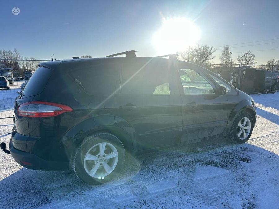 Black Ford S-Max 2011 in Marijampole, with an engine capacity of 1.60 L and mileage of 236 thousand km for 4250 €, photo 4 on AUTOMOTO.COM.LV
