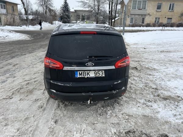 Black Ford S-Max 2011 in Trakai, with an engine capacity of 2.00 L and mileage of 266 thousand km for 2900 €, photo 5 on AUTOMOTO.COM.LV