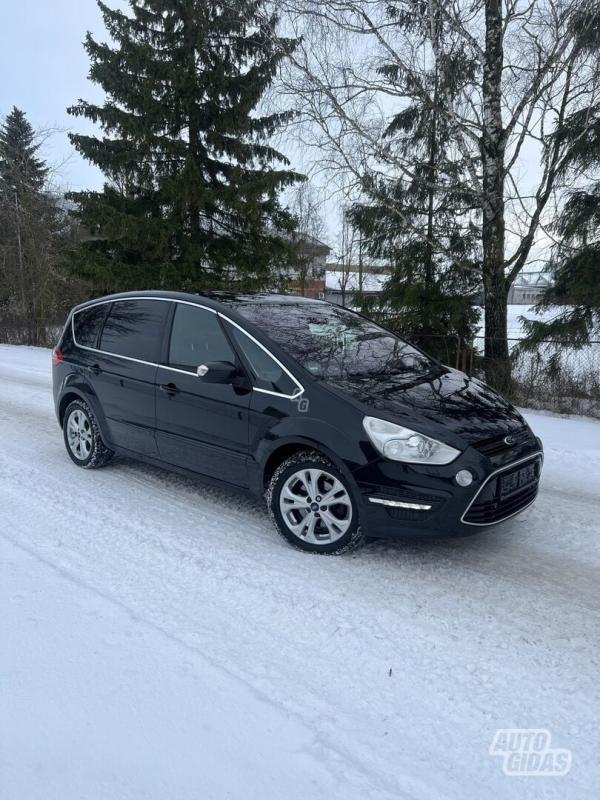 Black Ford S-Max 2011 in Pasvalys, with an engine capacity of 2.00 L and mileage of 261 thousand km for 5650 €, photo 1 on AUTOMOTO.COM.LV