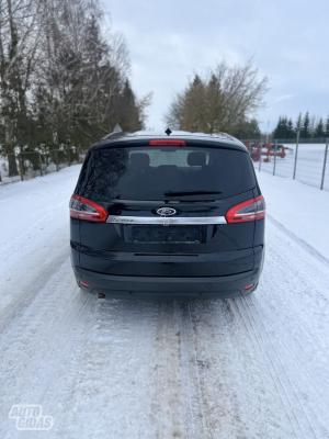 Black Ford S-Max 2011 in Pasvalys, with an engine capacity of 2.00 L and mileage of 261 thousand km for 5650 €, photo 4 on AUTOMOTO.COM.LV