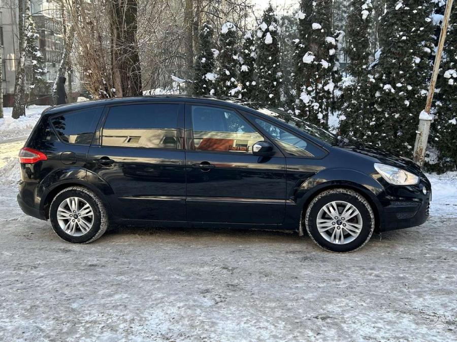 Black Ford S-Max 2011 in Vilnius, with an engine capacity of 2.00 L and mileage of 331 thousand km for 2450 €, photo 2 on AUTOMOTO.COM.LV