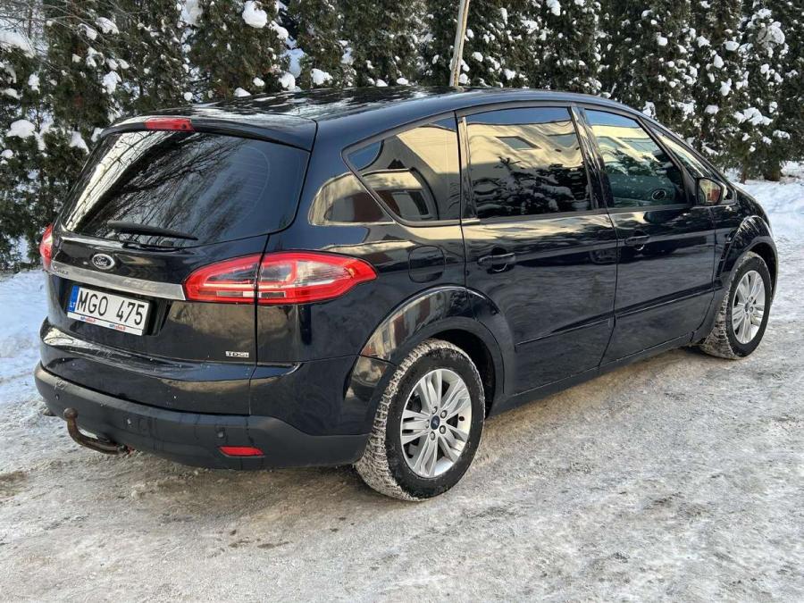Black Ford S-Max 2011 in Vilnius, with an engine capacity of 2.00 L and mileage of 331 thousand km for 2450 €, photo 4 on AUTOMOTO.COM.LV