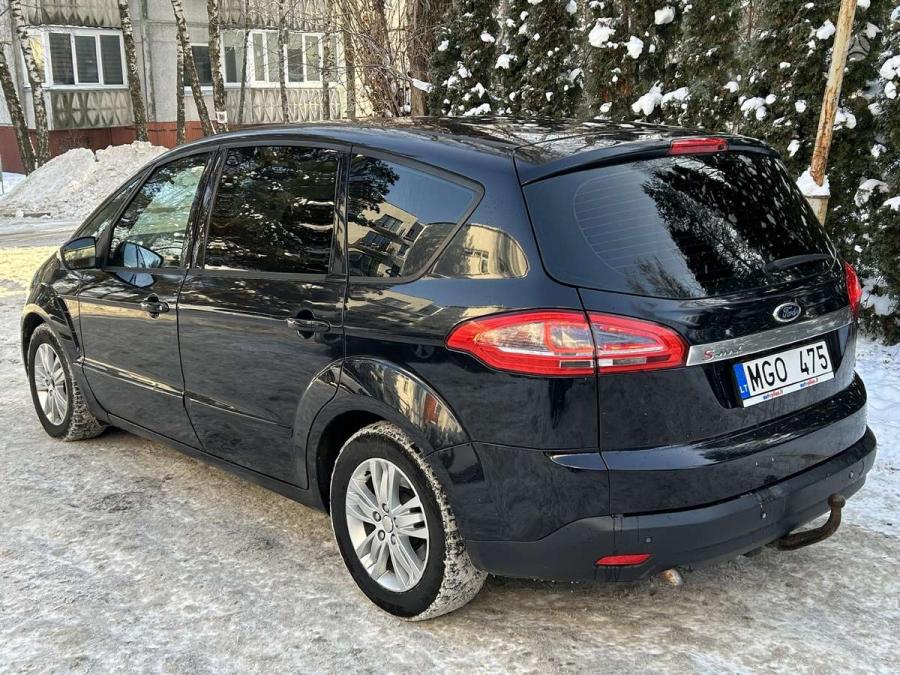 Black Ford S-Max 2011 in Vilnius, with an engine capacity of 2.00 L and mileage of 331 thousand km for 2450 €, photo 5 on AUTOMOTO.COM.LV
