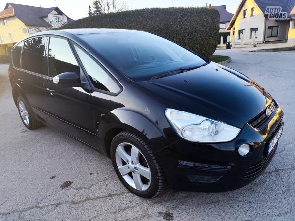 Black Ford S-Max 2011 in Mazeikiai, with an engine capacity of 2.00 L and mileage of 241 thousand km for 4600 €, photo 2 on AUTOMOTO.COM.LV