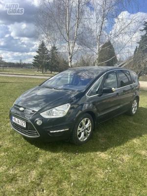 Black Ford S-Max 2011 in Panevezys, with an engine capacity of 2.00 L and mileage of 403 thousand km for 4950 €, photo 3 on AUTOMOTO.COM.LV