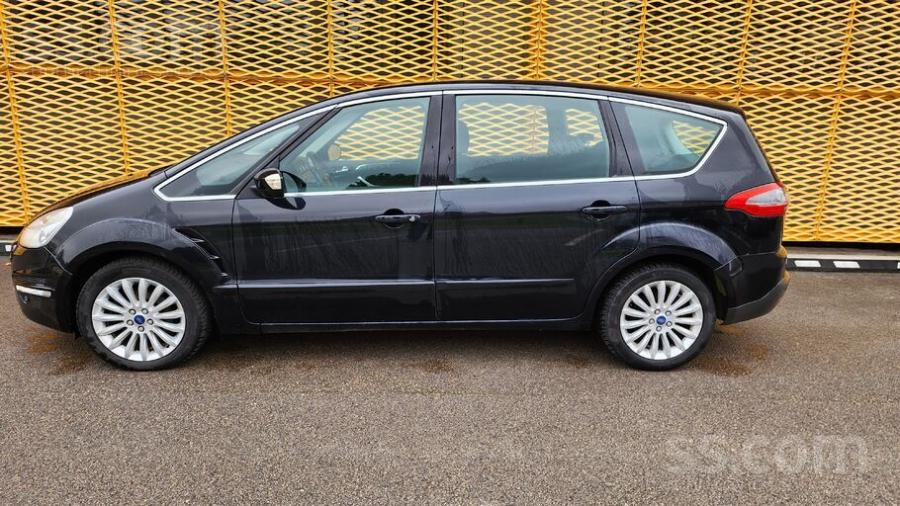 Black Ford S-Max 2011 in Ogre, with an engine capacity of 2.00 L and mileage of 249 thousand km for 5250 €, photo 1 on AUTOMOTO.COM.LV