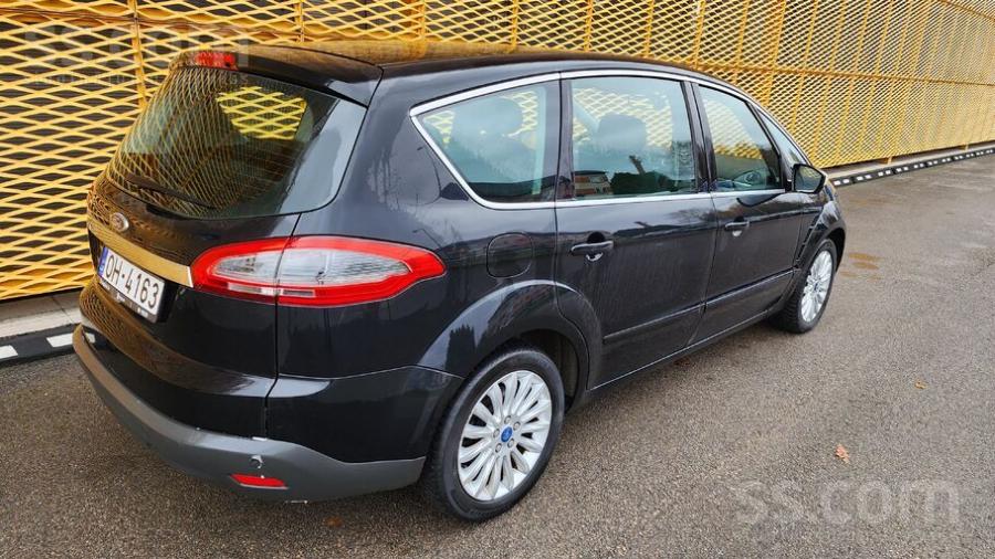 Black Ford S-Max 2011 in Ogre, with an engine capacity of 2.00 L and mileage of 249 thousand km for 5250 €, photo 4 on AUTOMOTO.COM.LV