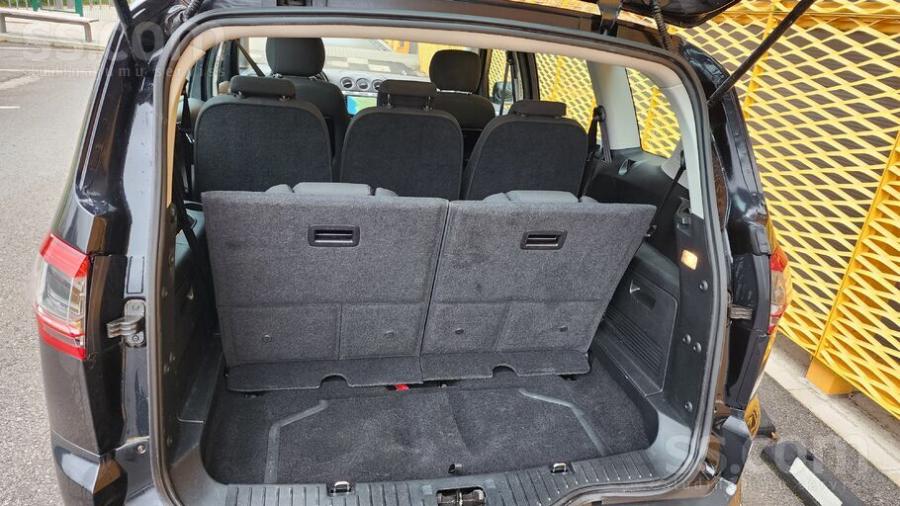 Black Ford S-Max 2011 in Ogre, with an engine capacity of 2.00 L and mileage of 249 thousand km for 5250 €, photo 12 on AUTOMOTO.COM.LV
