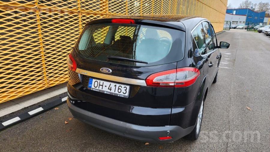 Black Ford S-Max 2011 in Ogre, with an engine capacity of 2.00 L and mileage of 249 thousand km for 5250 €, photo 15 on AUTOMOTO.COM.LV